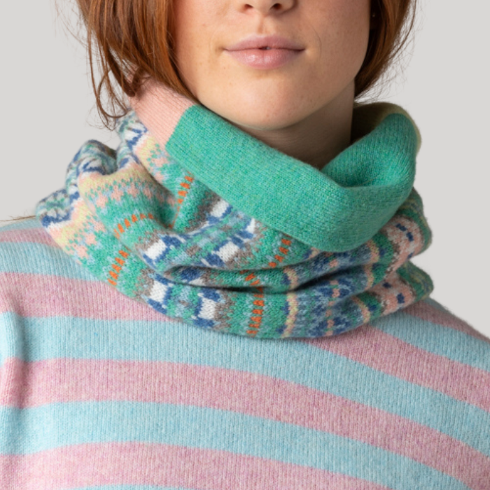 ERIBÉ Women's Pioneer Snood Reversible 100% Merino Wool Knitwear Made ...